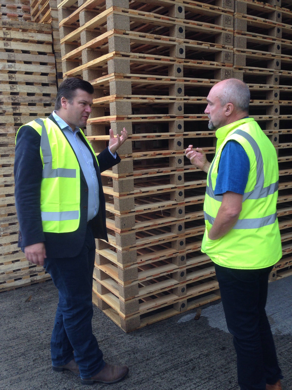 Parliamentary Private Secretary comes to visit - Somerlap